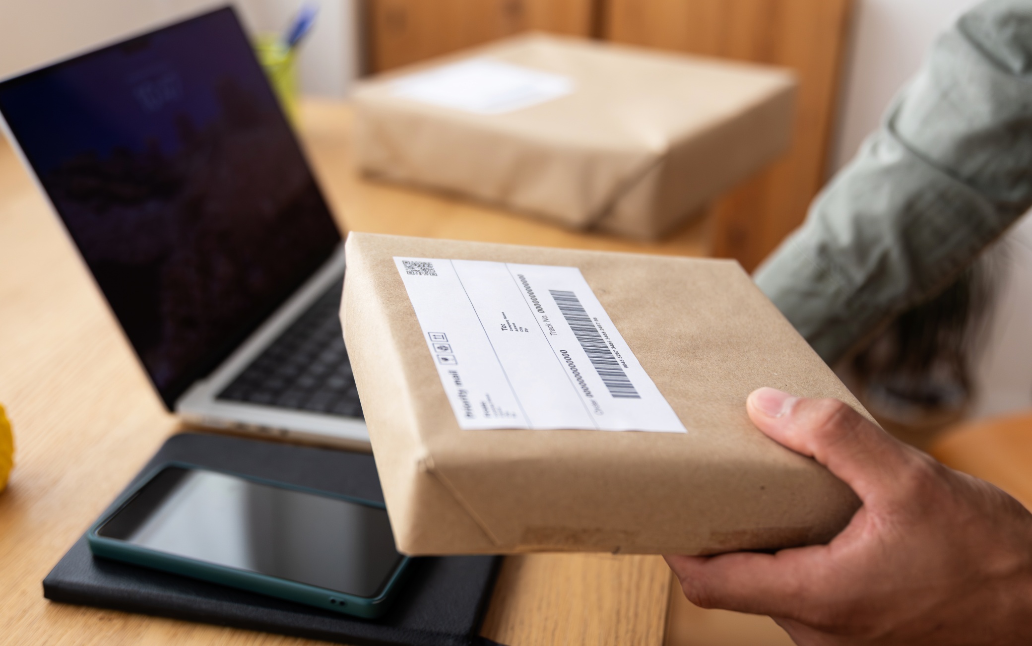 Tassa sui pacchi in entrata nell'Ue da luglio 2026: come funziona dazio ...