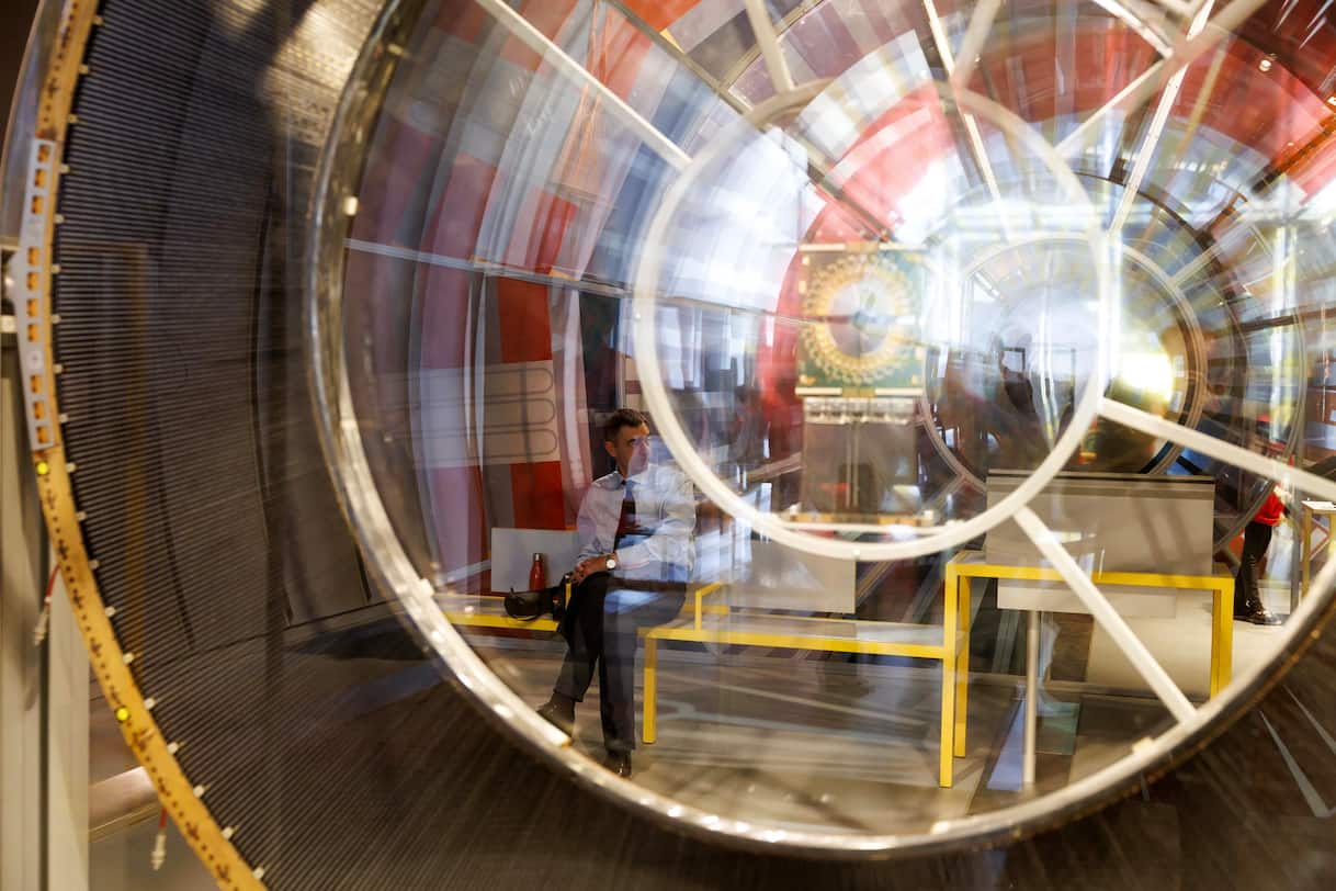 CERN, scoperta nuova particella 4 volte più pesante del protone | Sky TG24