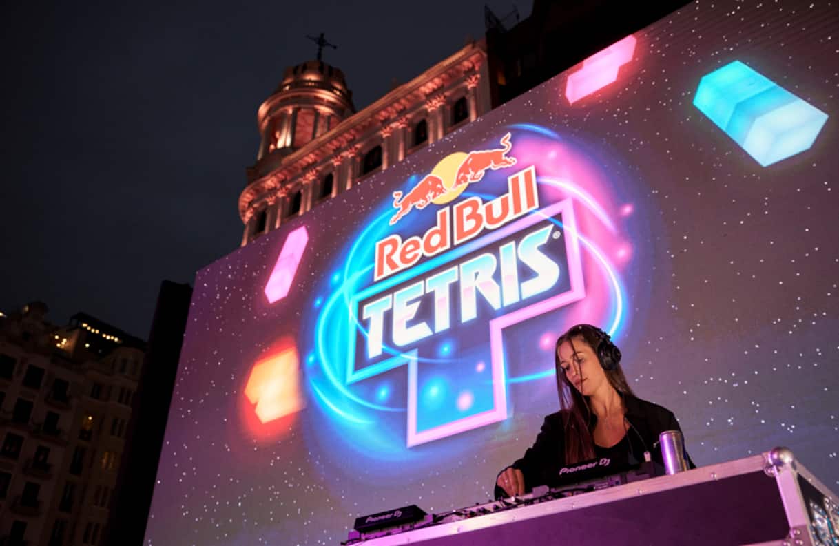 Il trono mondiale “Red Bull Tetris” prende il volo per fare la storia ...
