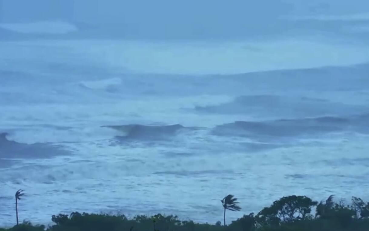 Taiwan, tifone Podul raggiunge costa sud con forti venti e tempeste ...