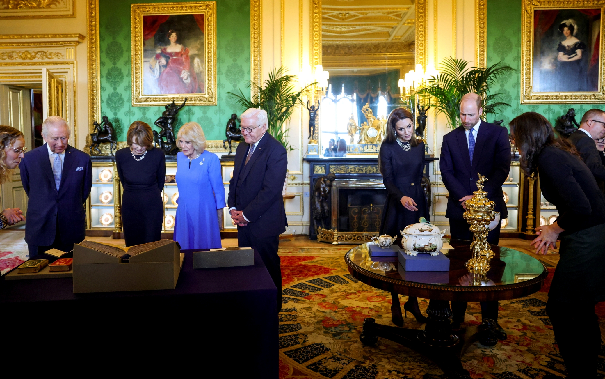 William e Kate Middleton accolgono il presidente tedesco Steinmeier e ...