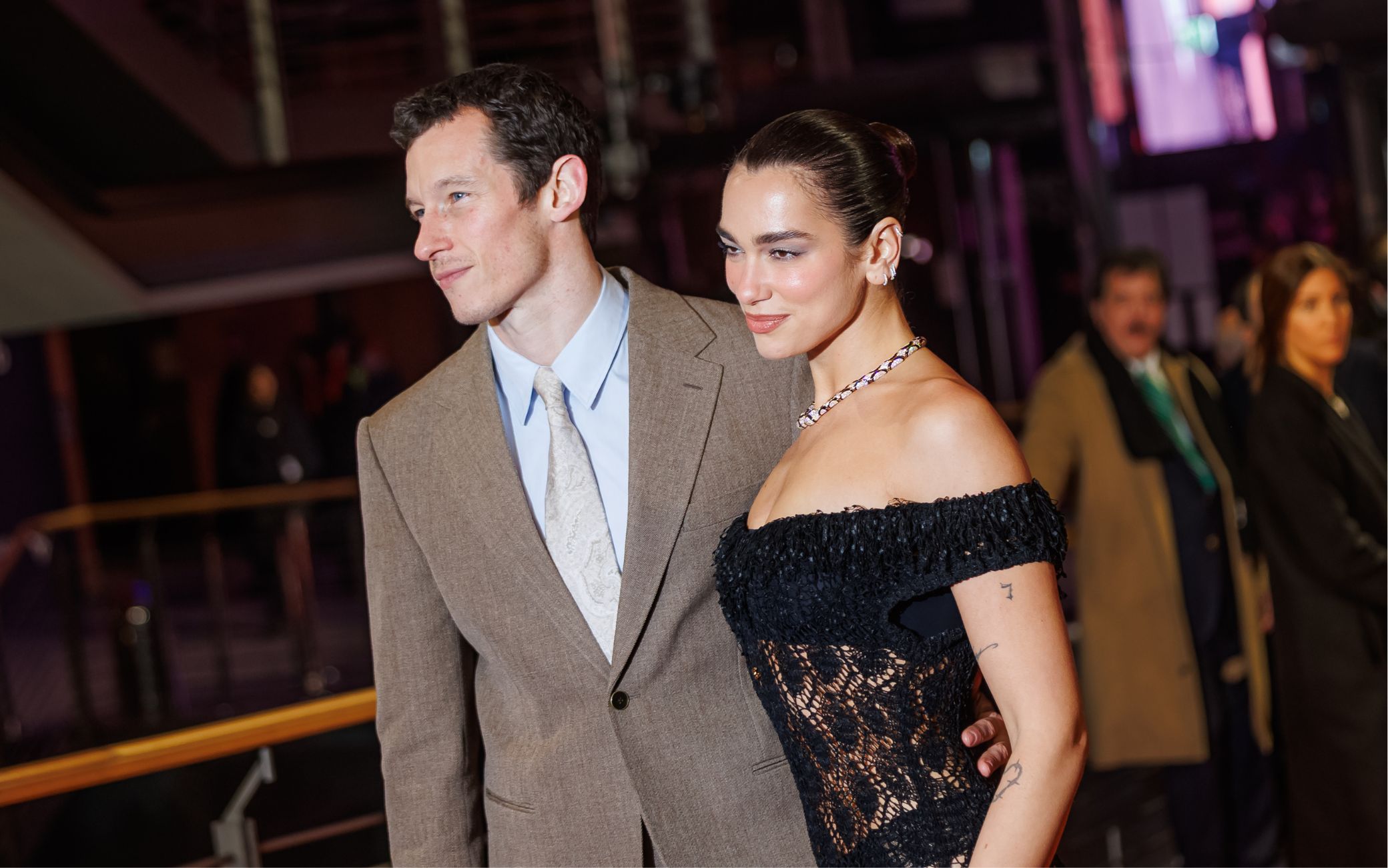 Dua Lipa e Callum Turner, la storia d'amore della coppia | Sky TG24