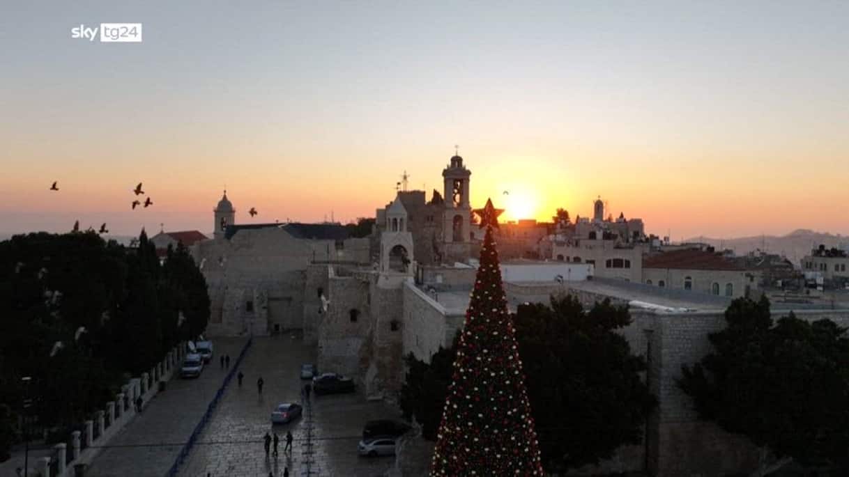 Betlemme, prime celebrazioni dopo due anni di guerra, Pizzaballa: Gaza ...