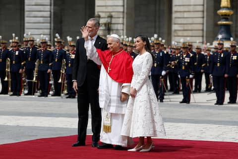 Papa Leone XIV in Spagna, l'incontro con il re Felipe e la regina ...