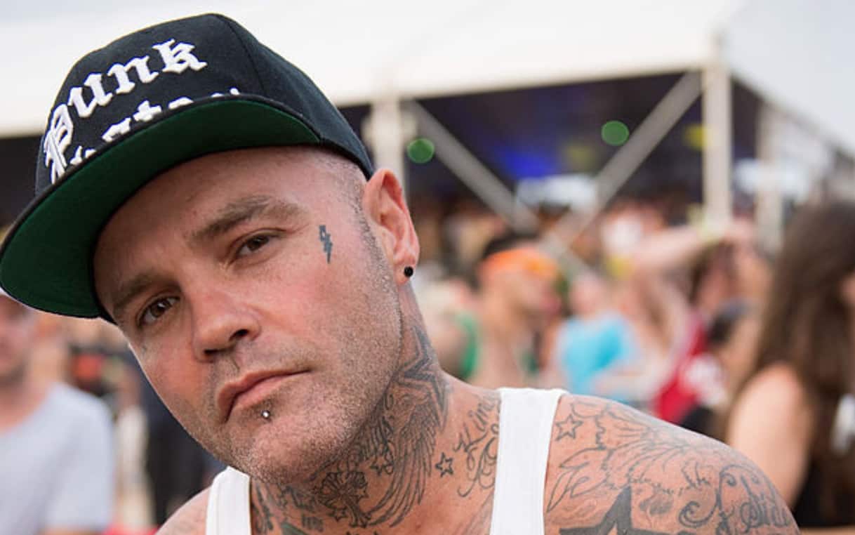È morto Shifty Shellshock, il cantante dei Crazy Town: aveva 49 anni ...