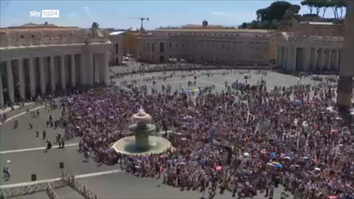 L'Angelus di Papa Leone XIV: invochiamo la pace | Video Sky TG24