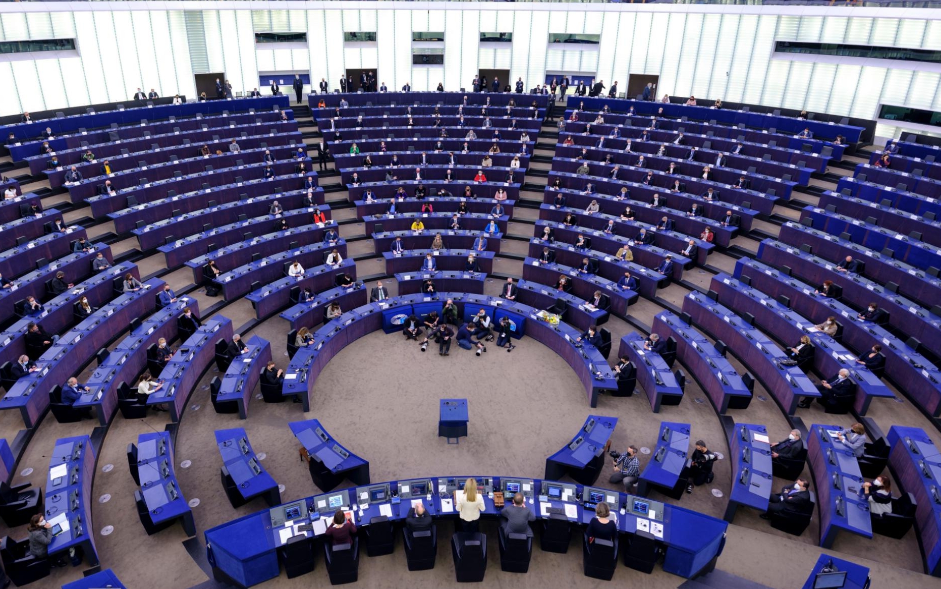 Migranti, Parlamento Ue approva i centri per rimpatrio in Paesi terzi ...