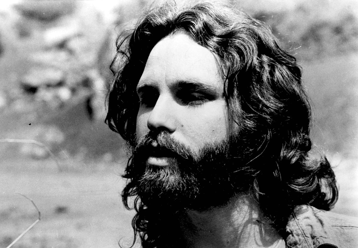 Jim Morrison moriva 50 anni fa: chi era il leader dei Doors | Sky TG24