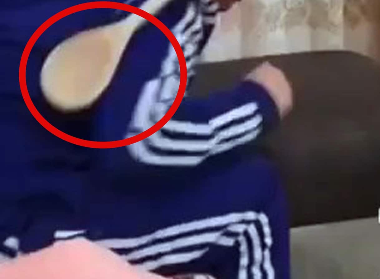 Picchia violentemente il figlio, video virale: padre fermato a Catania ...