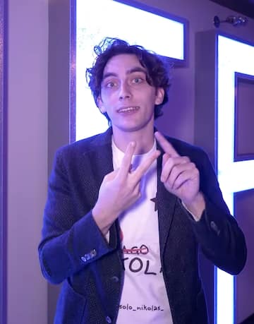 Zelig 2025 al via stasera, chi sono i 18 comici del programma condotto ...