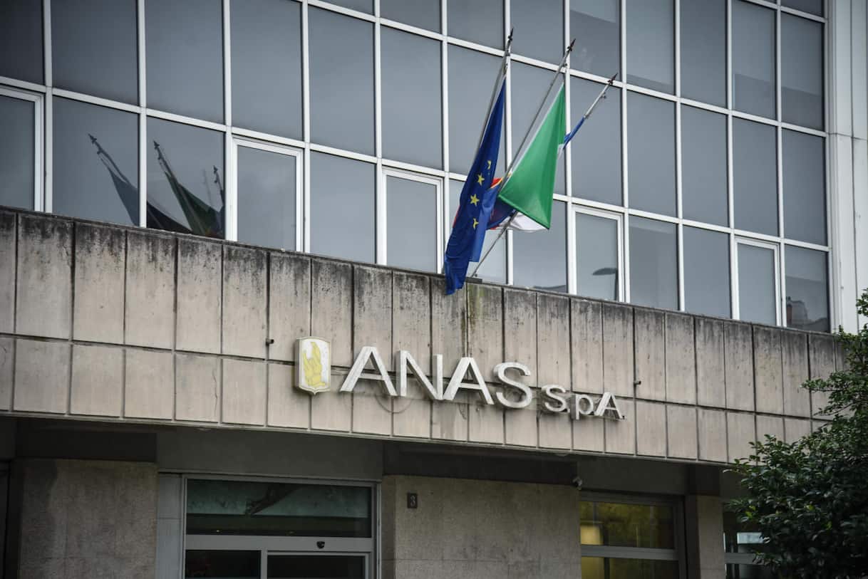 Inchiesta per corruzione e turbativa d'asta, perquisite sedi Anas: 9 ...