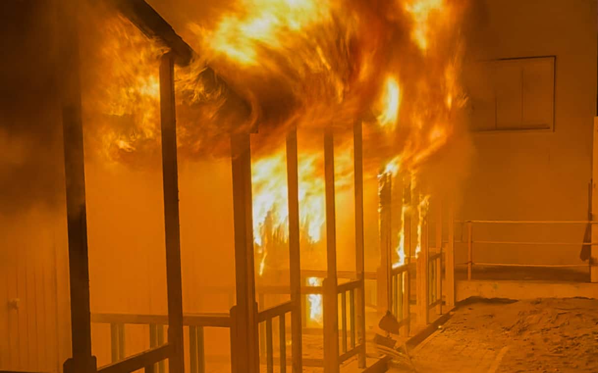 Incendi stabilimenti Ostia, fermato un sospettato: ha confessato | Sky TG24