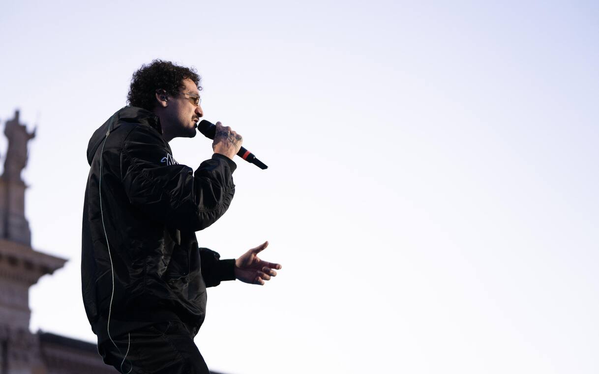 Carl Brave, la possibile scaletta del concerto a Milano | Sky TG24