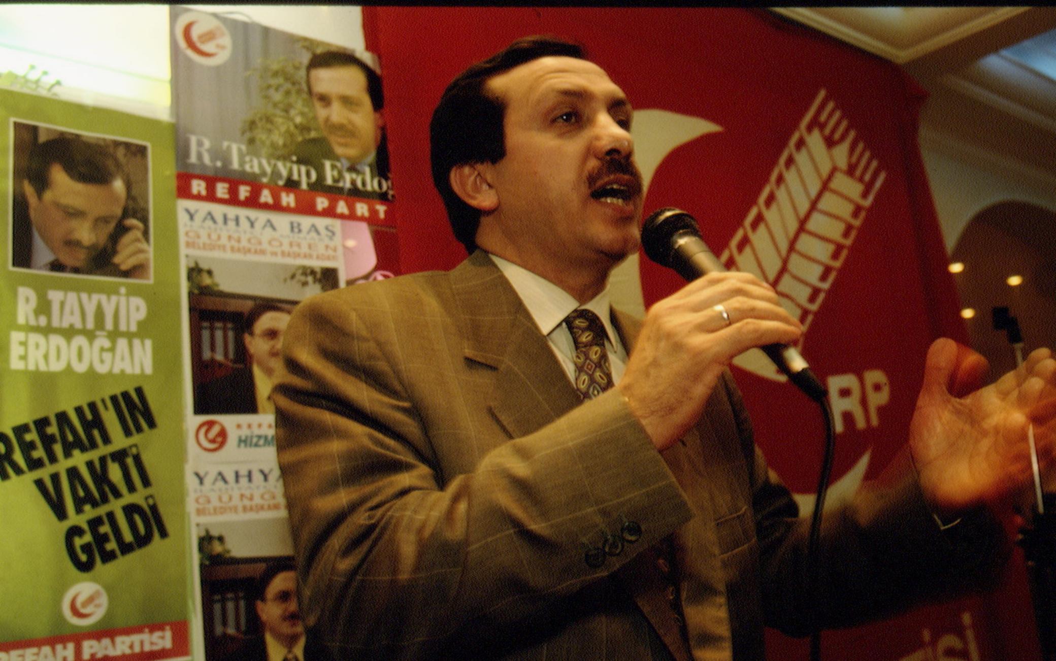 Compleanno Erdogan, presidente della Turchia compie 70 anni: la sua ...