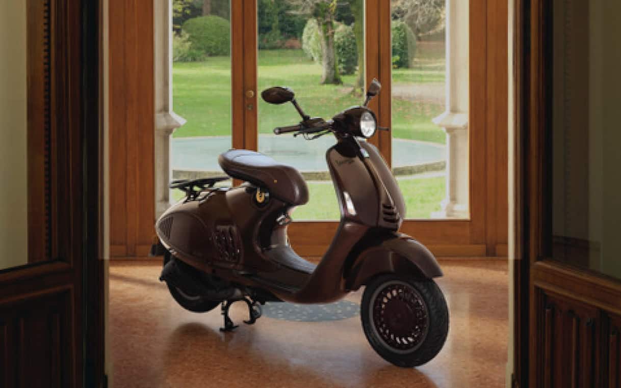 Vespa 946 Horse, l'edizione limitata dello scooter dedicata all'Anno ...