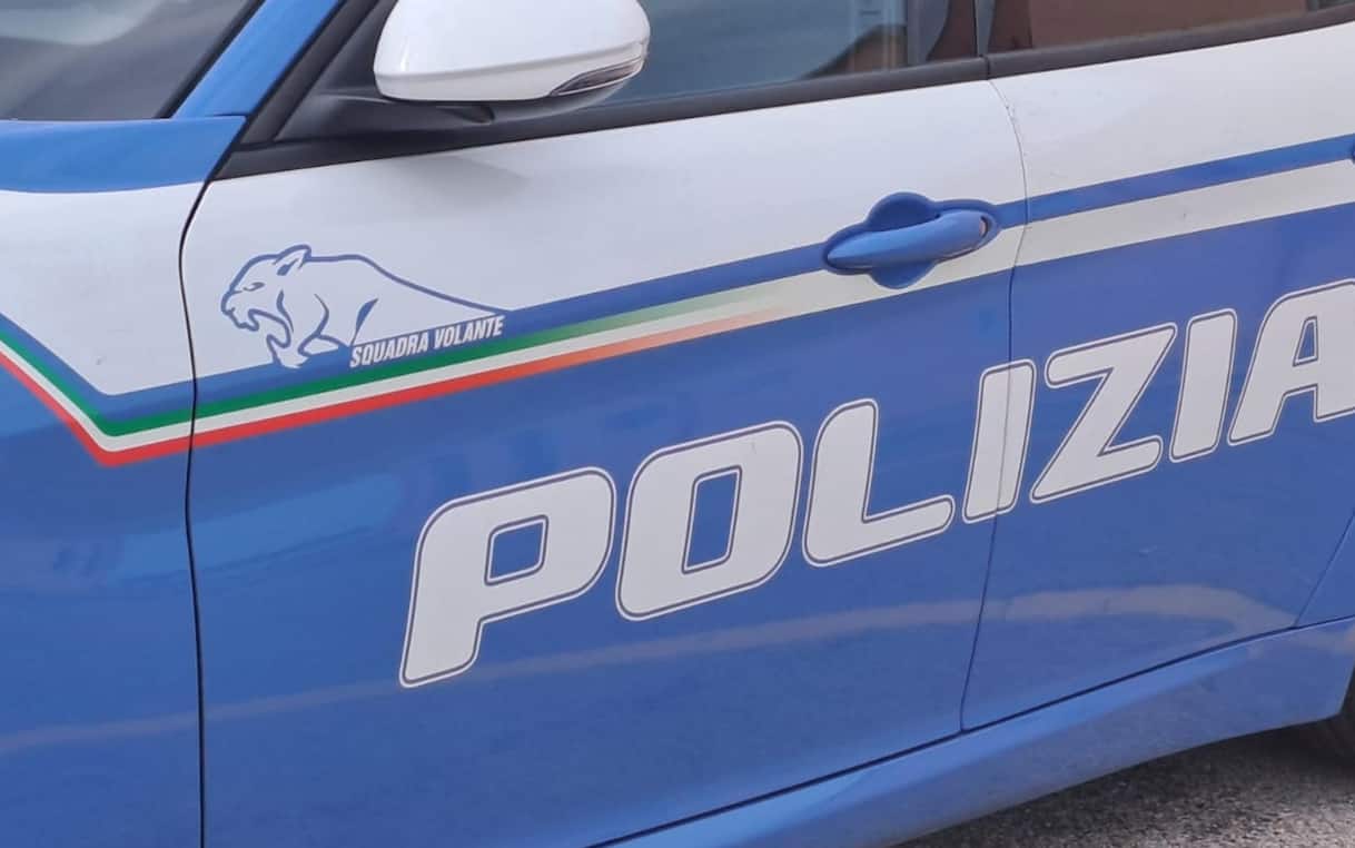 Caserta, accoltella fidanzato per gelosia: 17enne con polmone perforato ...