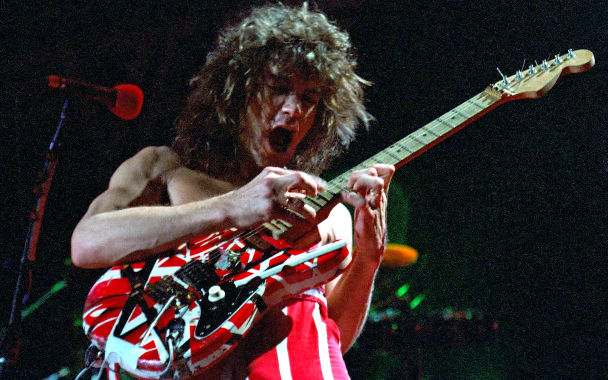 All'asta la leggendaria chitarra Kramer di Eddie Van Halen | Sky TG24