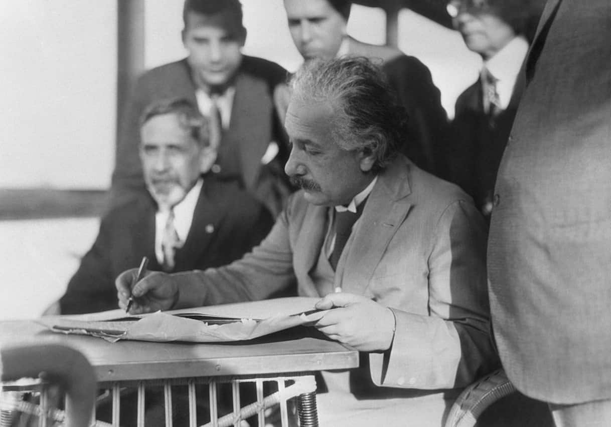 Einstein, 110 anni fa la teoria della relatività: cos'è e come ha ...