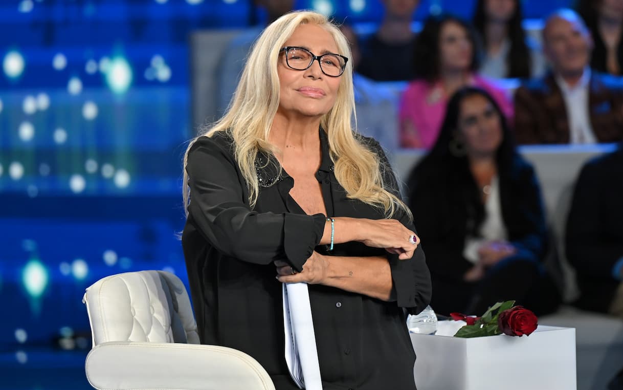 Mara Venier ricoverata per l’occhio: nuovo intervento a fine anno | Sky ...