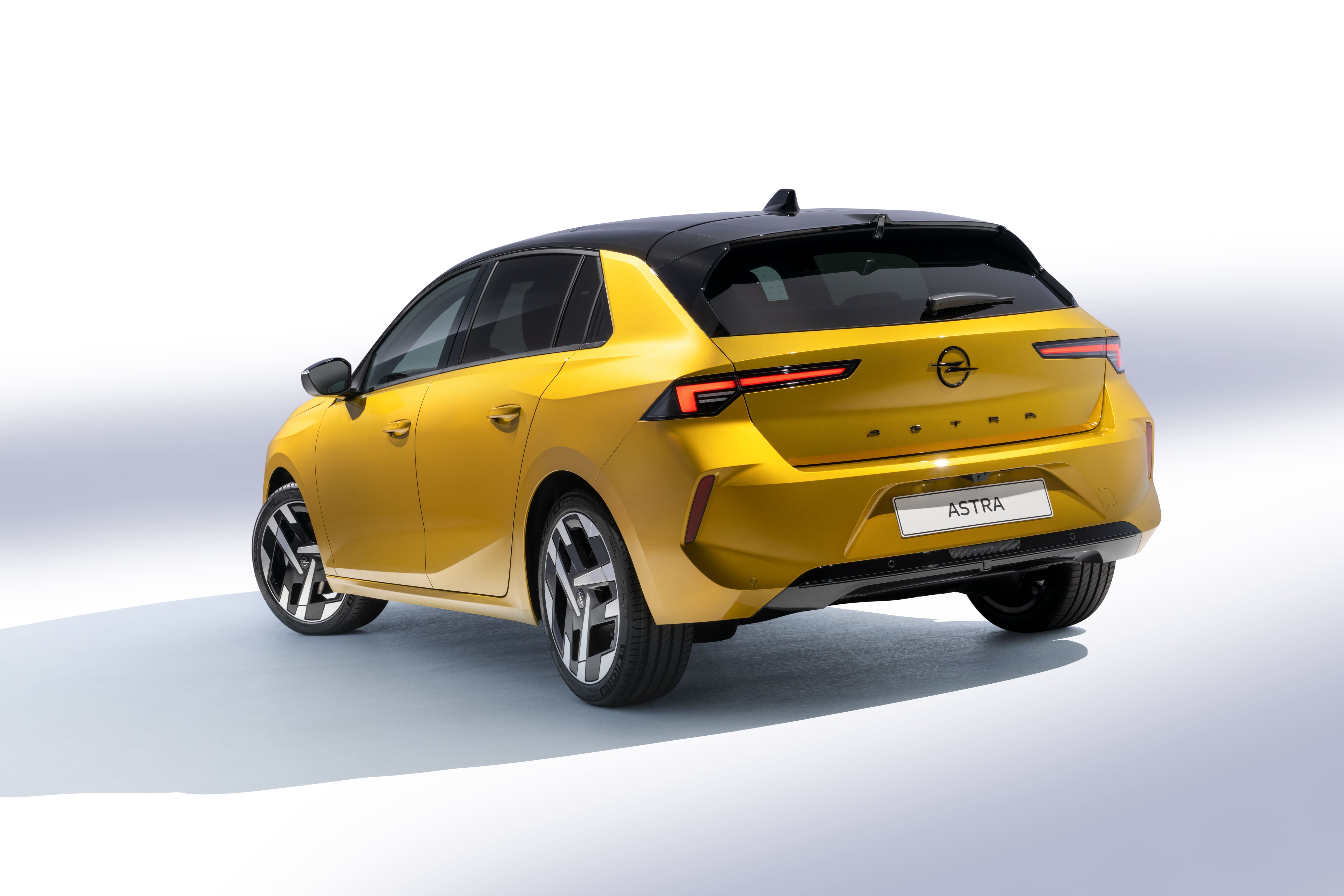 Opel Astra 2026 debutta in anteprima mondiale al Salone di Bruxelles ...