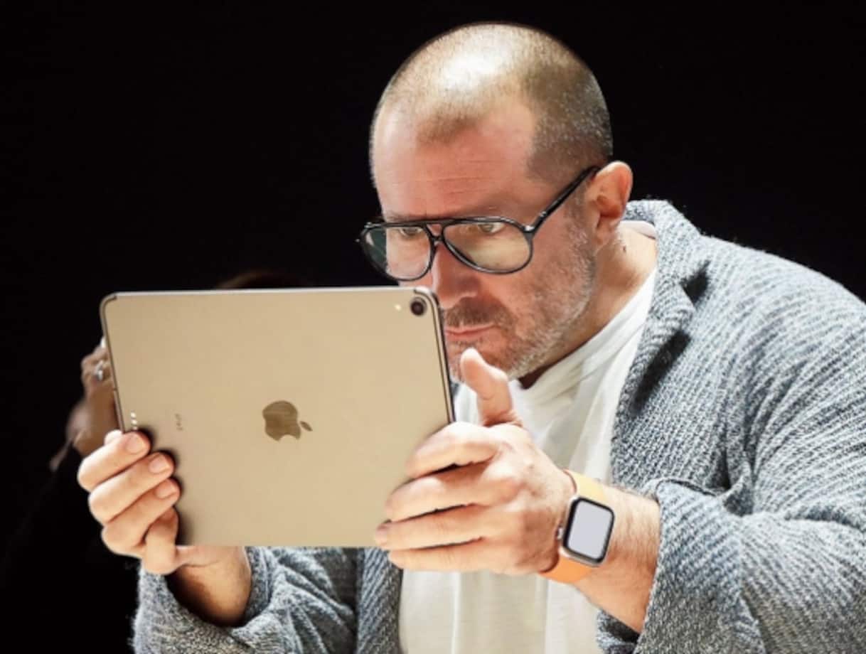 Jony Ive, chi è il designer ex Apple che ha progettato la Ferrari Luce ...