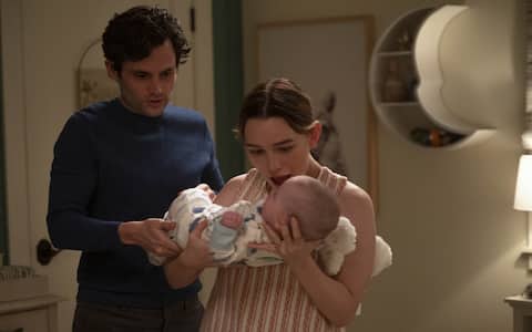 Victoria Pedretti compie 30 anni, i ruoli più famosi dell'attrice di ...