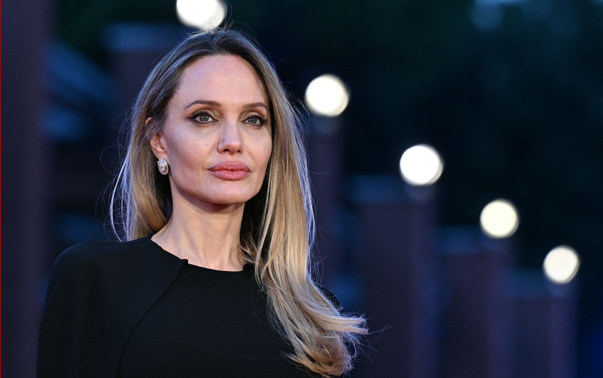 Angelina Jolie ha mostrato le cicatrici della mastectomia sulla ...