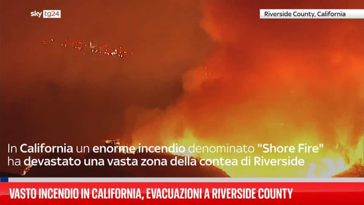 Vasto incendio in California, evacuazioni a Riverside County