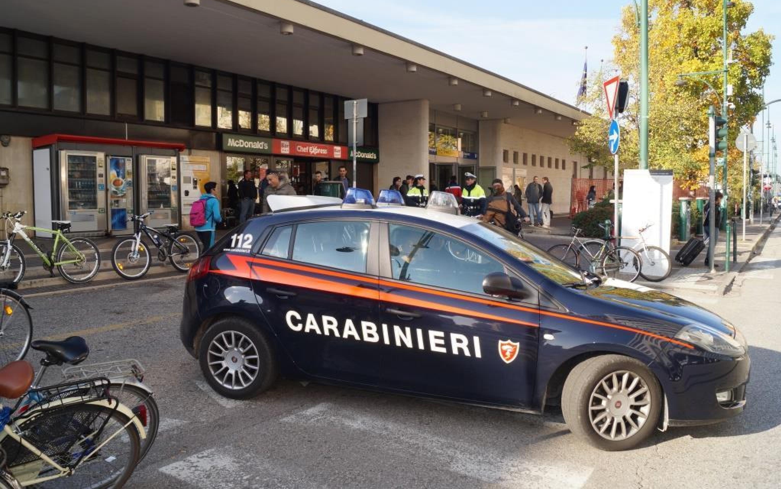 Violentata in casa a Mestre: sospetti su un coinquilino | Sky TG24