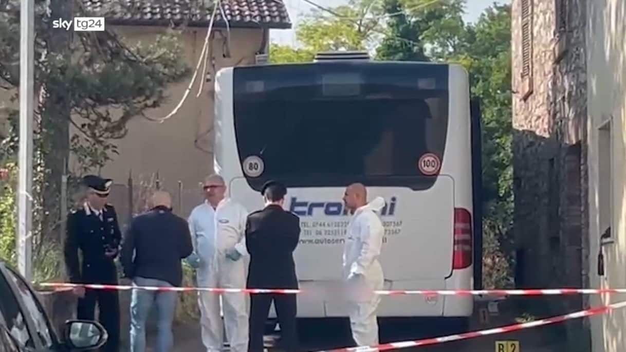 Donna aggredita a martellate, fermato il marito | Video Sky TG24