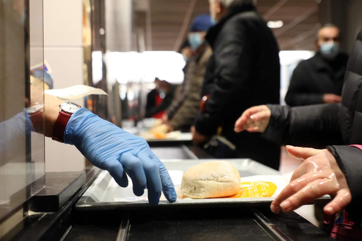 Povertà, 5,6 mln di poveri assoluti in Italia: 9,7% della popolazione ...