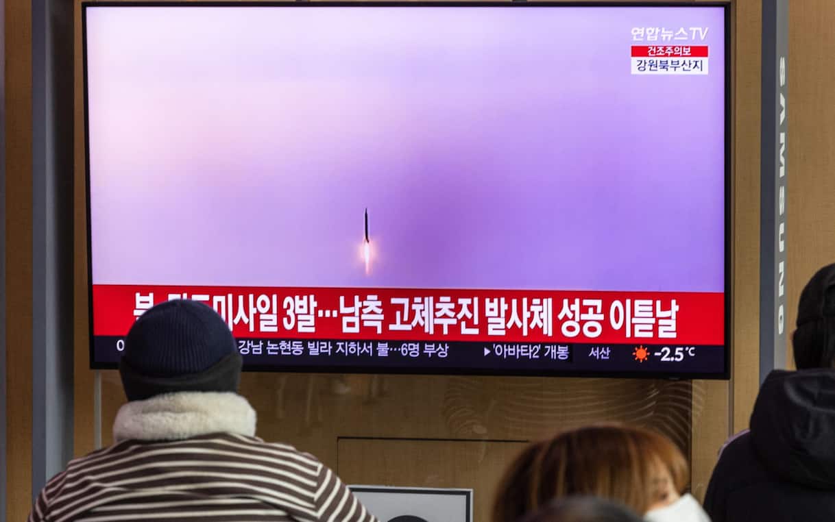 Nuovo test balistico della Corea del Nord, lanciati tre missili a corto ...