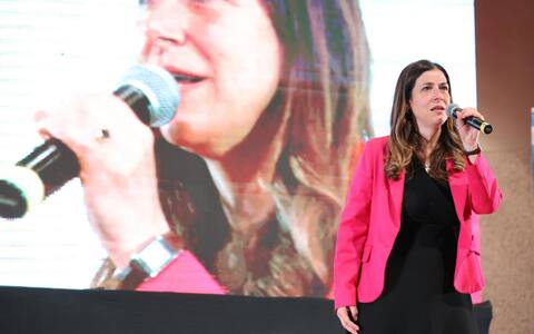 Alessandra Todde, chi è la nuova presidente della Regione Sardegna ...