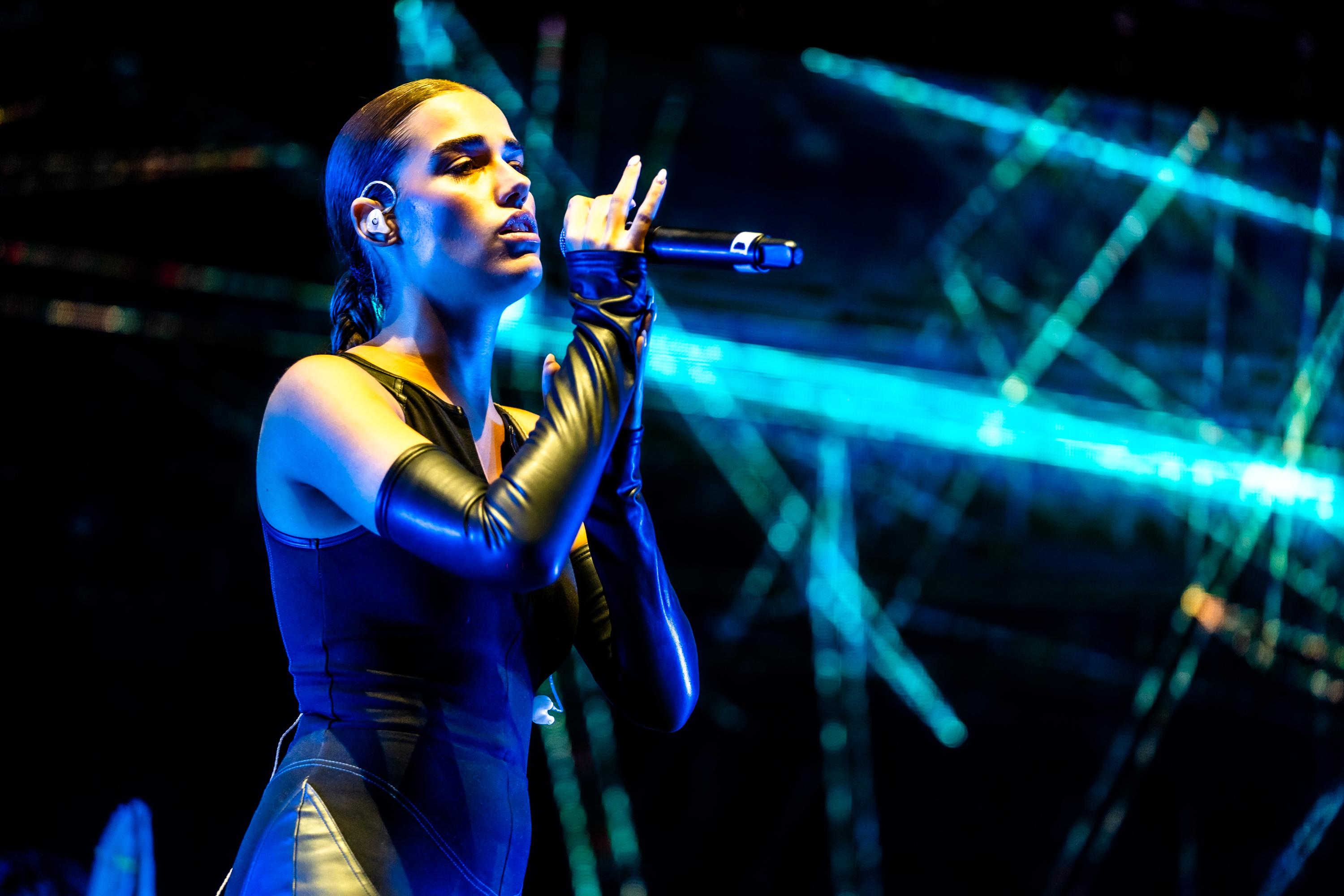 Chi è Clara, da attrice di Mare Fuori a cantante di Sanremo (per la ...