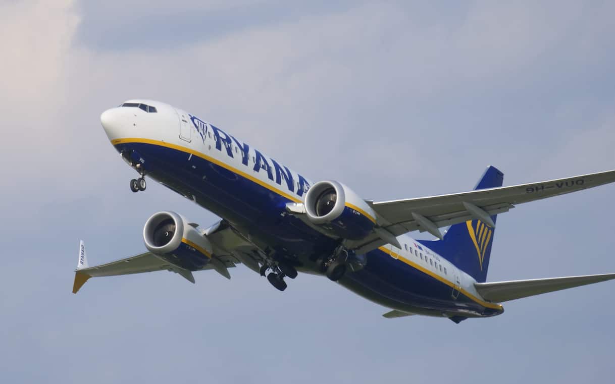 Ryanair, biglietti aerei in vendita nelle agenzie di viaggio dal 31 ...