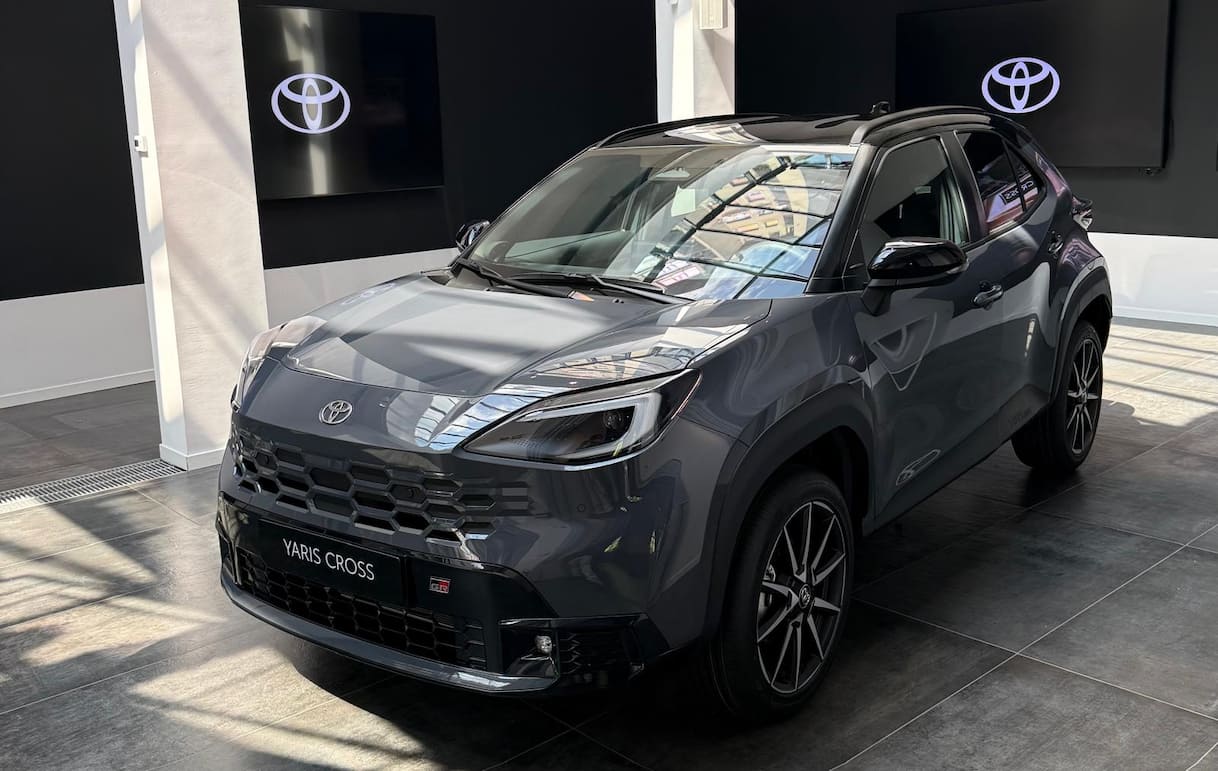 Toyota Yaris Cross, come cambia con il restyling: novità, prezzo e ...
