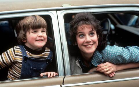 Debra Winger fa 70 anni, da Ufficiale e gentiluomo a The lovers: i ...