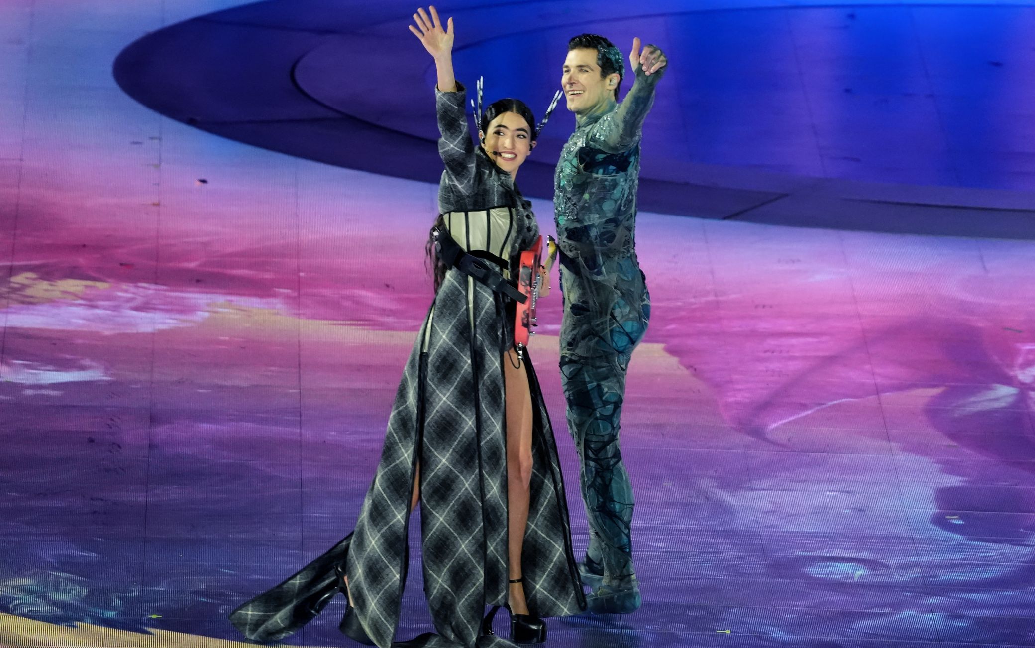 Chi è Joan Thiele, la cantante che duetta con Nayt a Sanremo 2026. FOTO ...