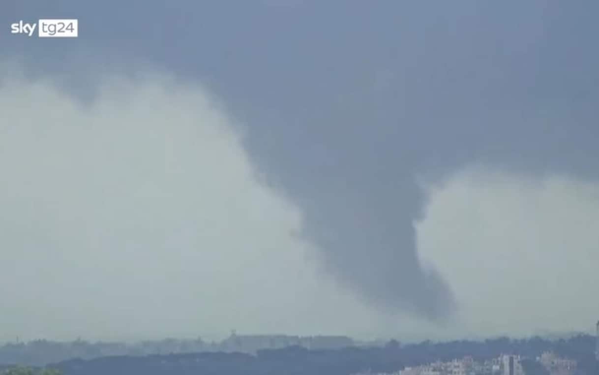 Maltempo a Roma, tromba d'aria in zona Prati Fiscali. VIDEO | Sky TG24